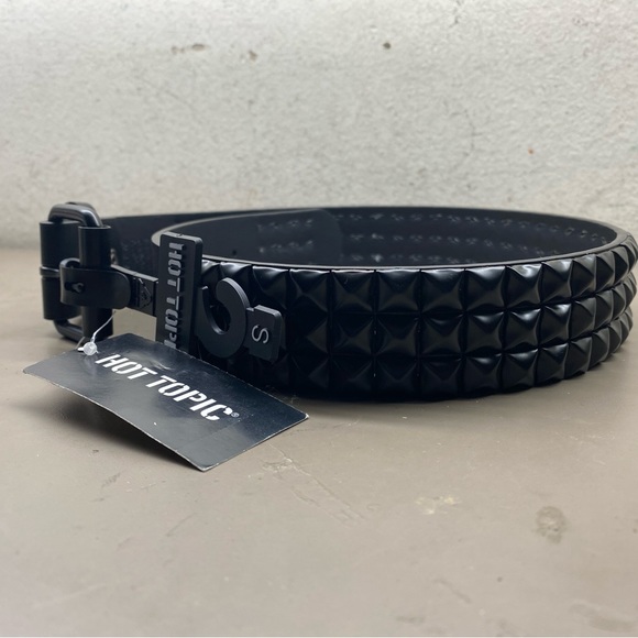 Hot Topic | Accessories | New W Tags Unisex Hot Topic Black Out Studded ...